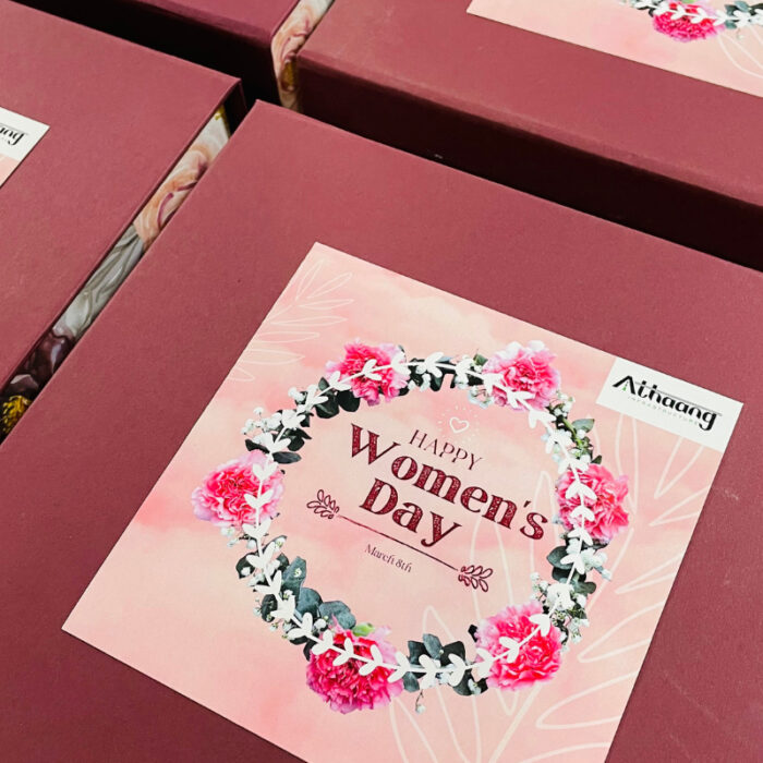 Corporate Gifts for Women's Day I Women's Day Gift for Employees - Plattera